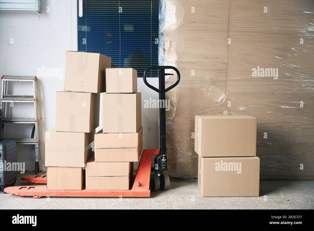 Large self storage unit hi-res stock photography and images - Alamy