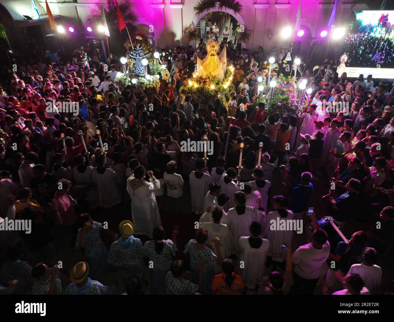 Obando, Philippines. 19th May, 2023. Thousands of Catholic devotees ...