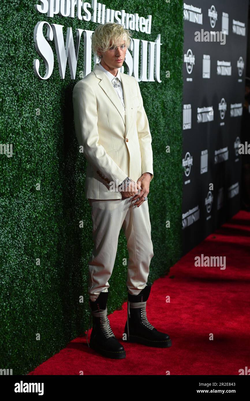 Machine gun kelly rock hi-res stock photography and images - Alamy