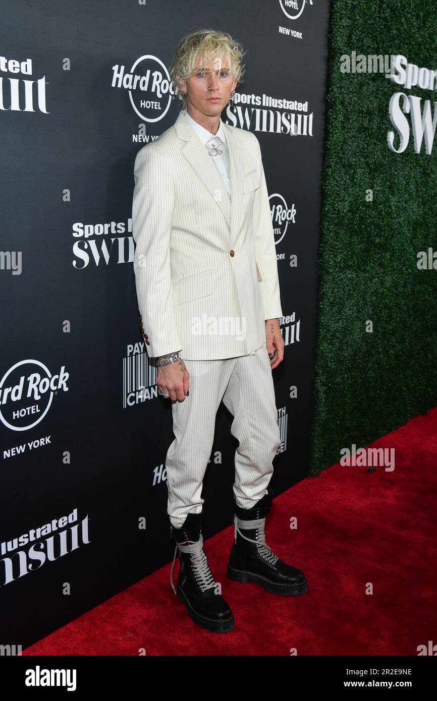 Machine gun kelly rock hi-res stock photography and images - Alamy