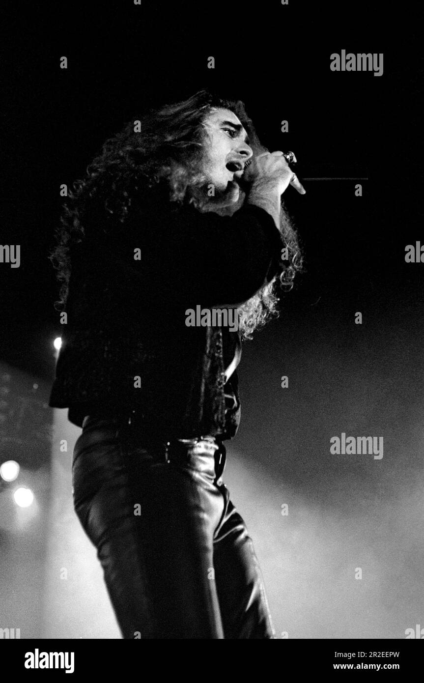 Dream theater 1993 hi-res stock photography and images - Alamy
