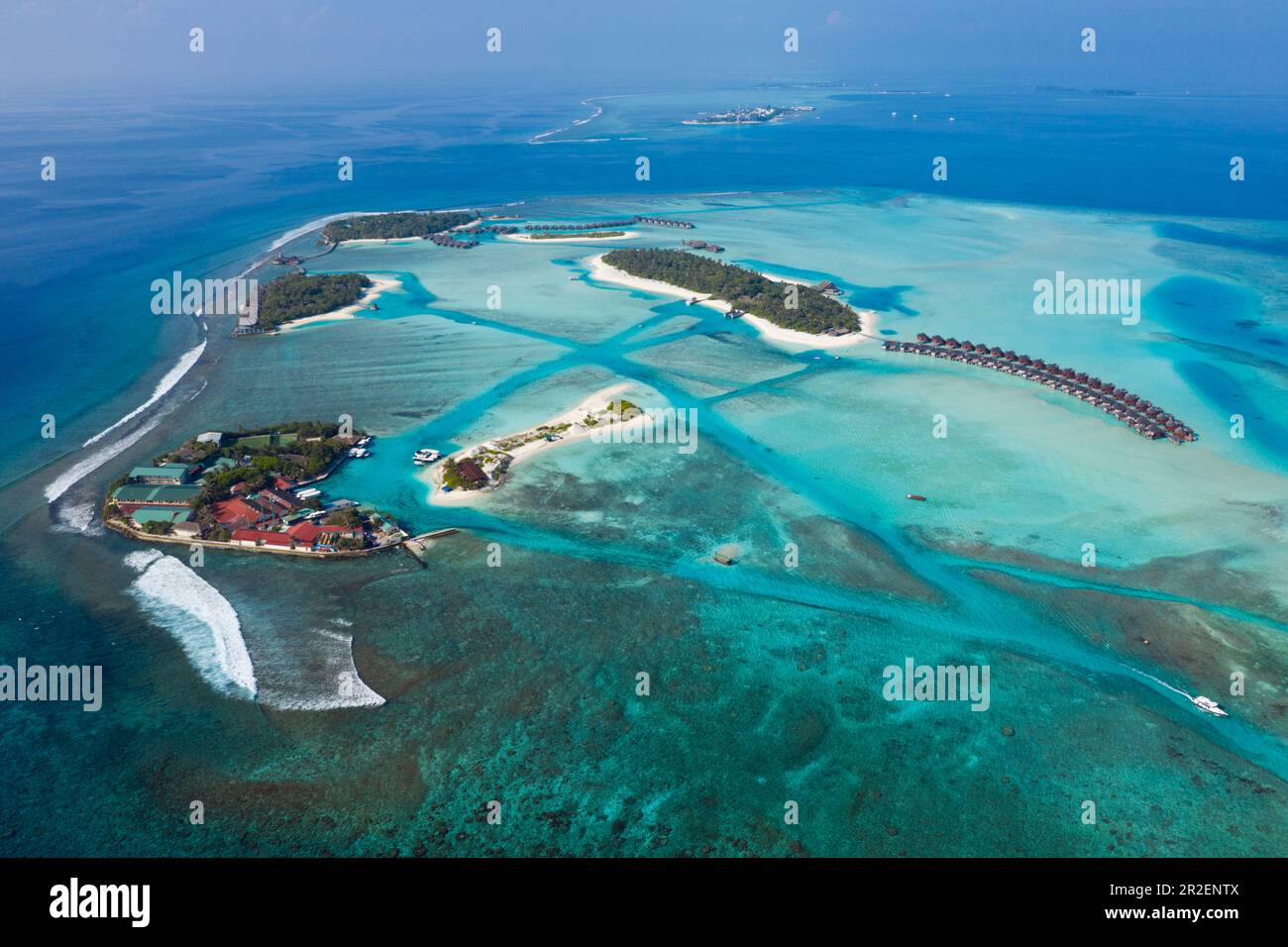 Holiday island Dhigufinolhu and Veligandu, South Male Atoll, Indian ...