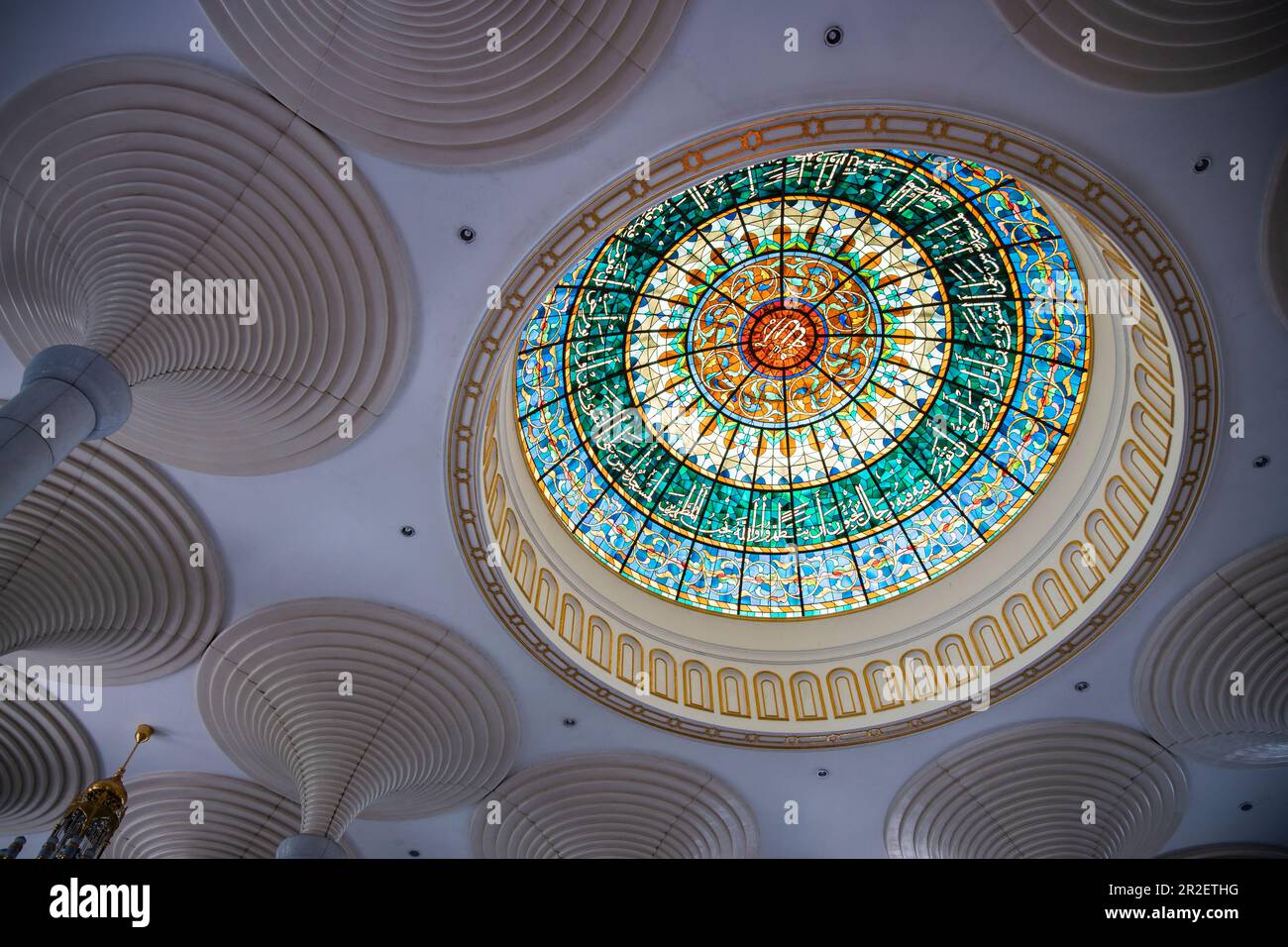 Detail of ceiling at entrance to Jame'Asr Hassan Bolkia Mosque, Gadong ...