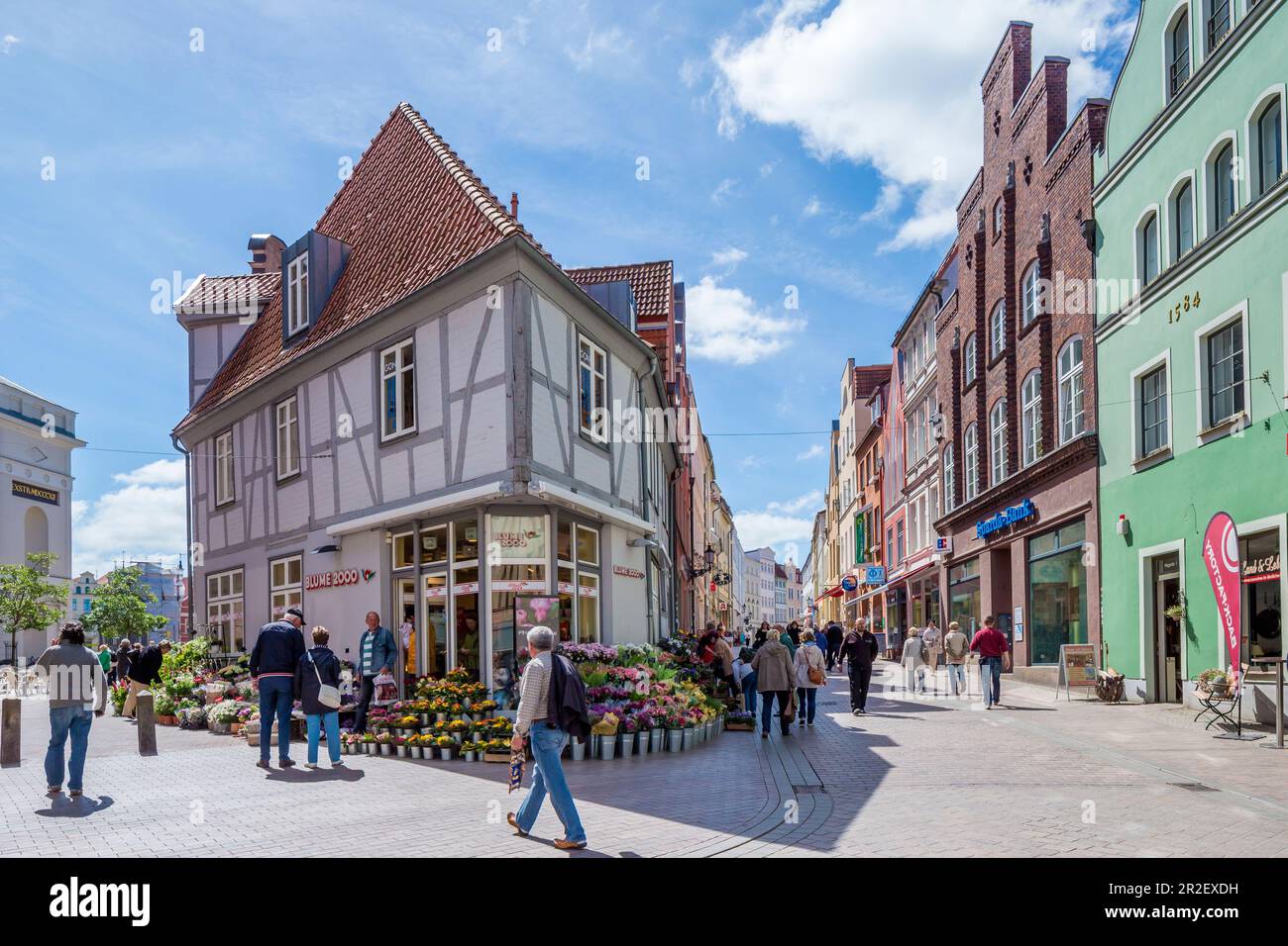 "Hinter dem Rathaus" street, corner with Krämerstraße, Wismar stadt ...