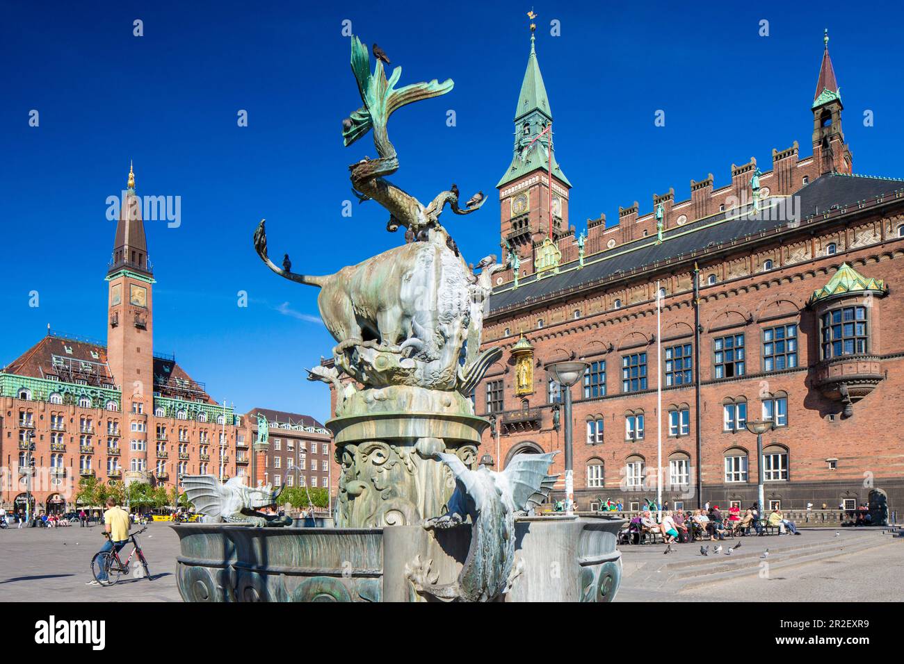 City Hall Square, Radhuspladsen. The Dragon Fountain (Dragespringvandet ...