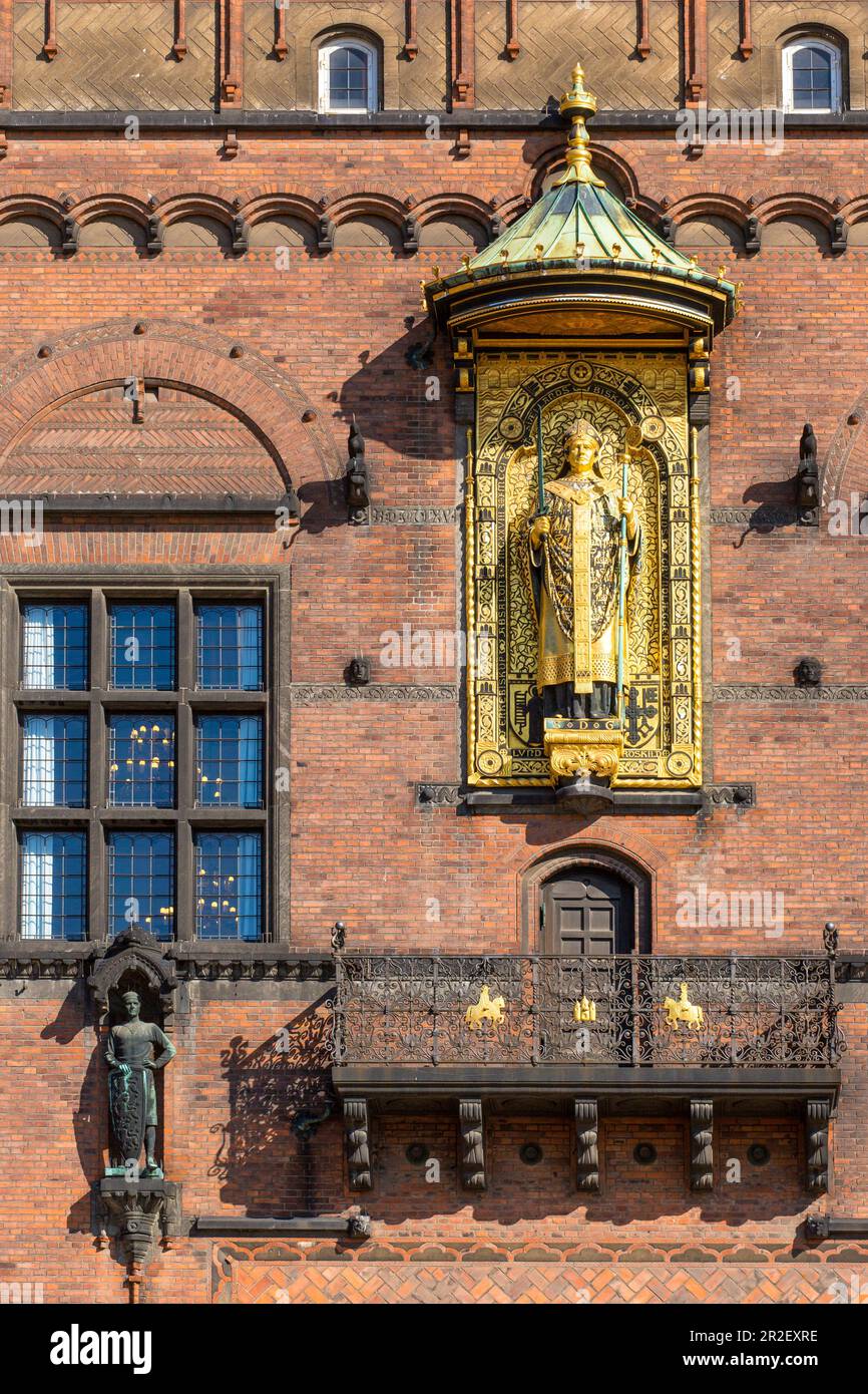 Detail of facade of Copenhagen City Hall (Kobenhavns Radhus), builded ...