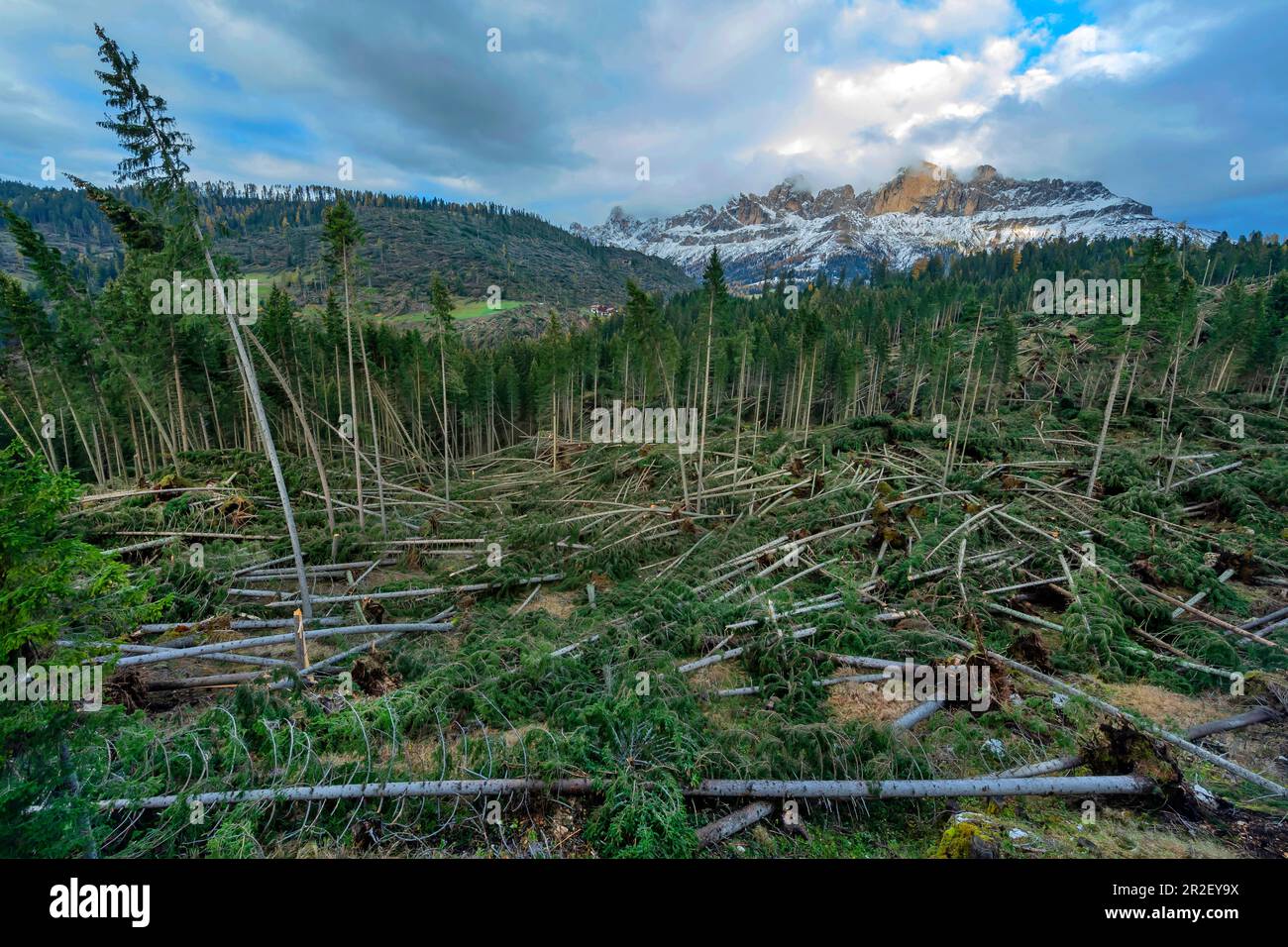Karer see in italy hi-res stock photography and images - Alamy