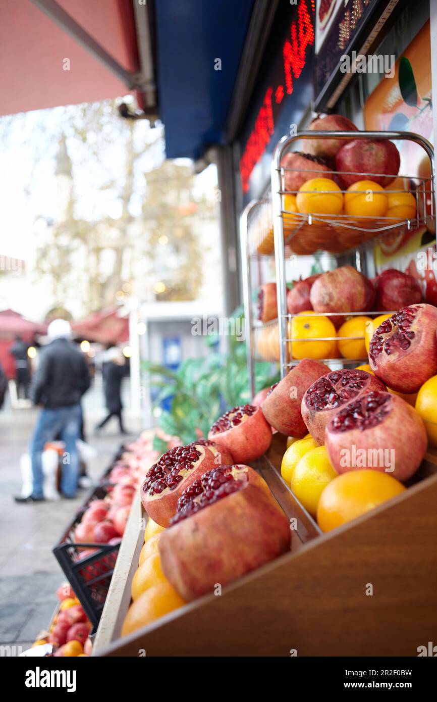 Fruit juice shop in istanbul hi-res stock photography and images - Alamy