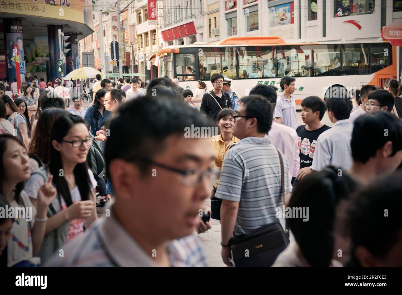 Crowds in Guangzhou Old Town, Guangdon Province, China Stock Photo - Alamy