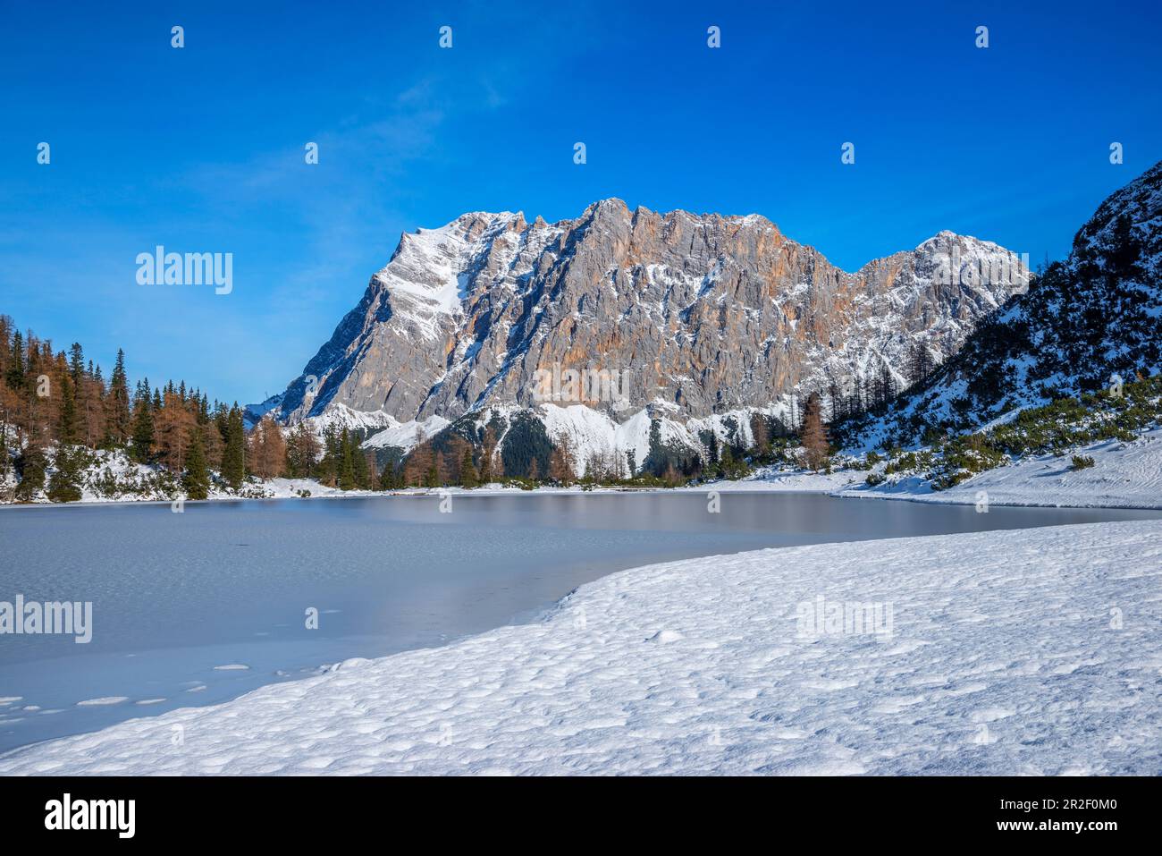 Seebensee with Zugspitze, Mieminger Mountains, Ehrwald, Tyrol, Austria ...