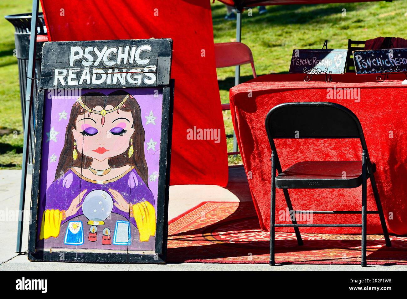 Reading booth hi-res stock photography and images - Alamy