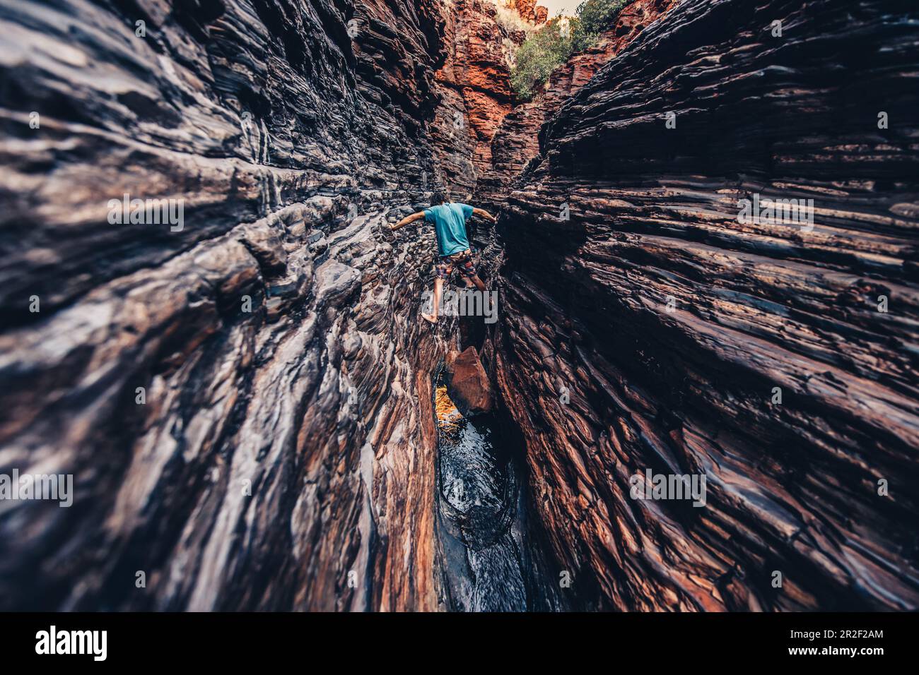 Spiderwalk Spider Walk in the Hancock Gorge in Karijini National Park ...