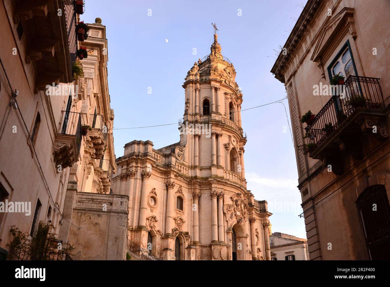 Modica tour hi-res stock photography and images - Alamy