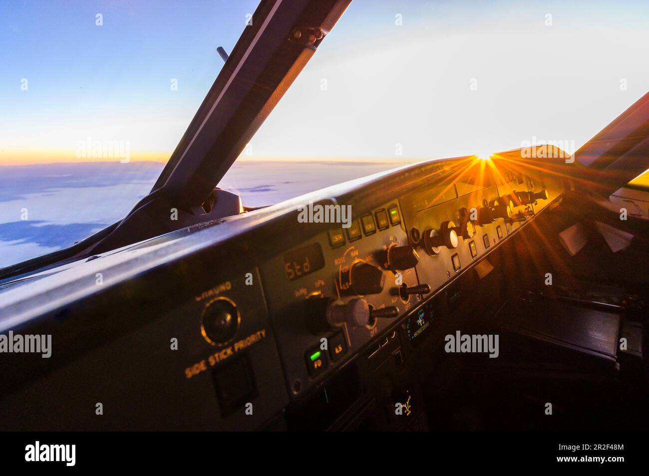 Airbus cockpit window hi-res stock photography and images - Alamy