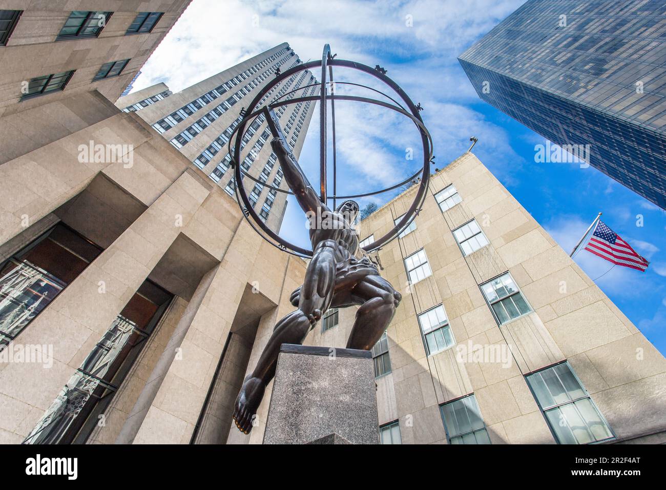 The Atlas statue in front of Rockefeller Center, New York City, USA ...