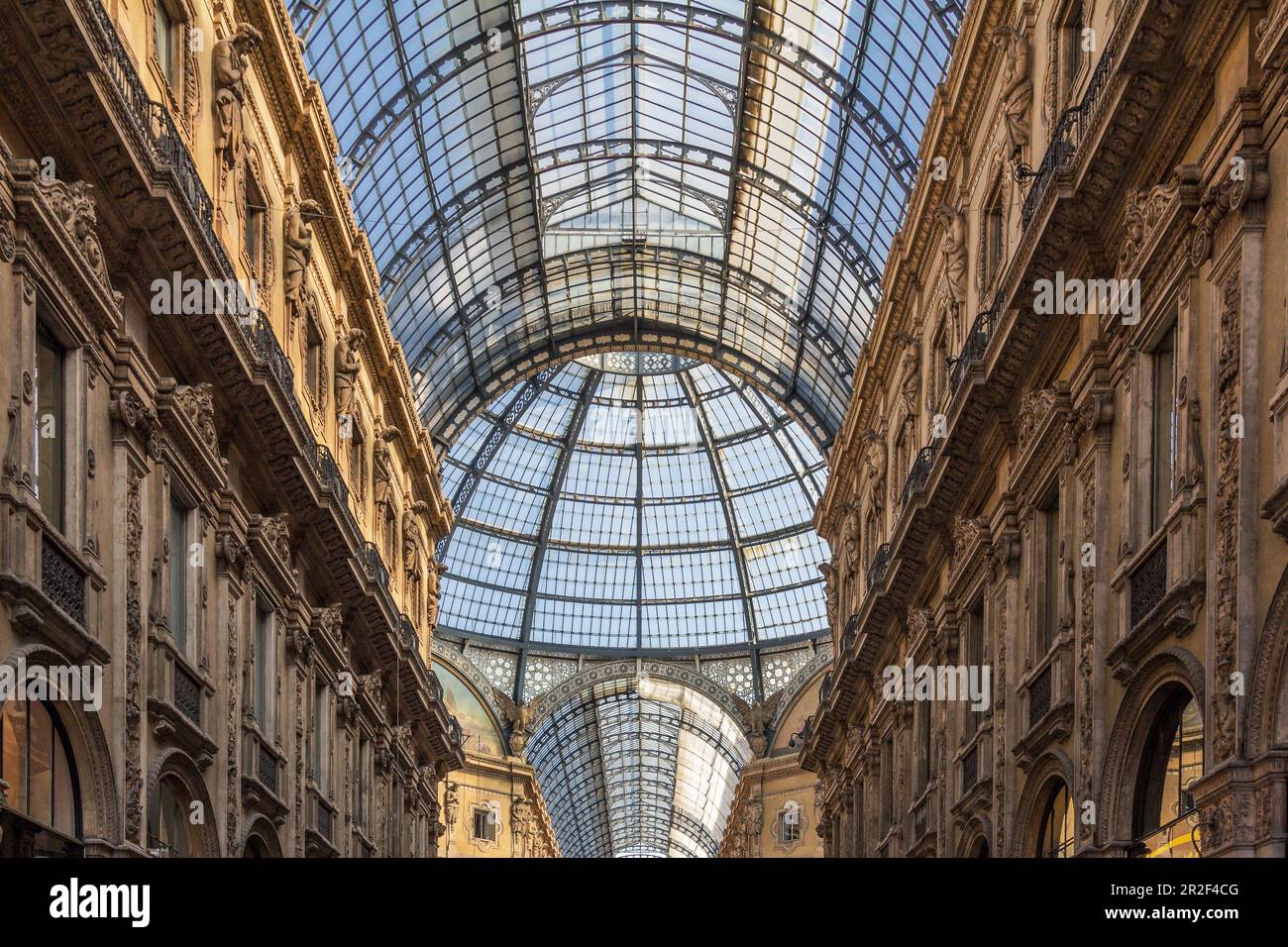 Shopping temple hi-res stock photography and images - Alamy