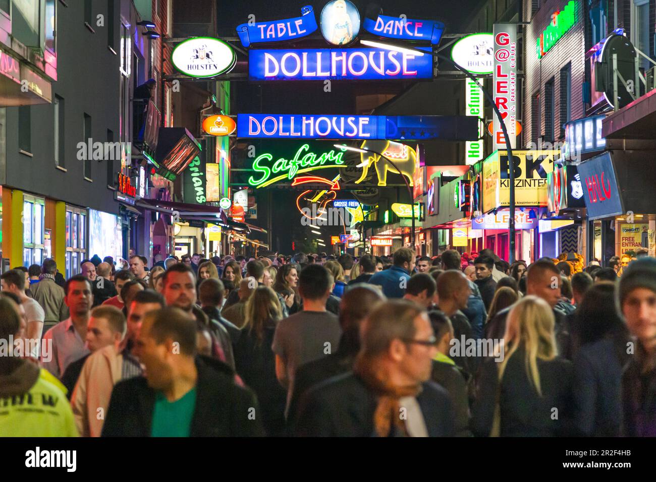 Reeperbahn night hi-res stock photography and images - Alamy