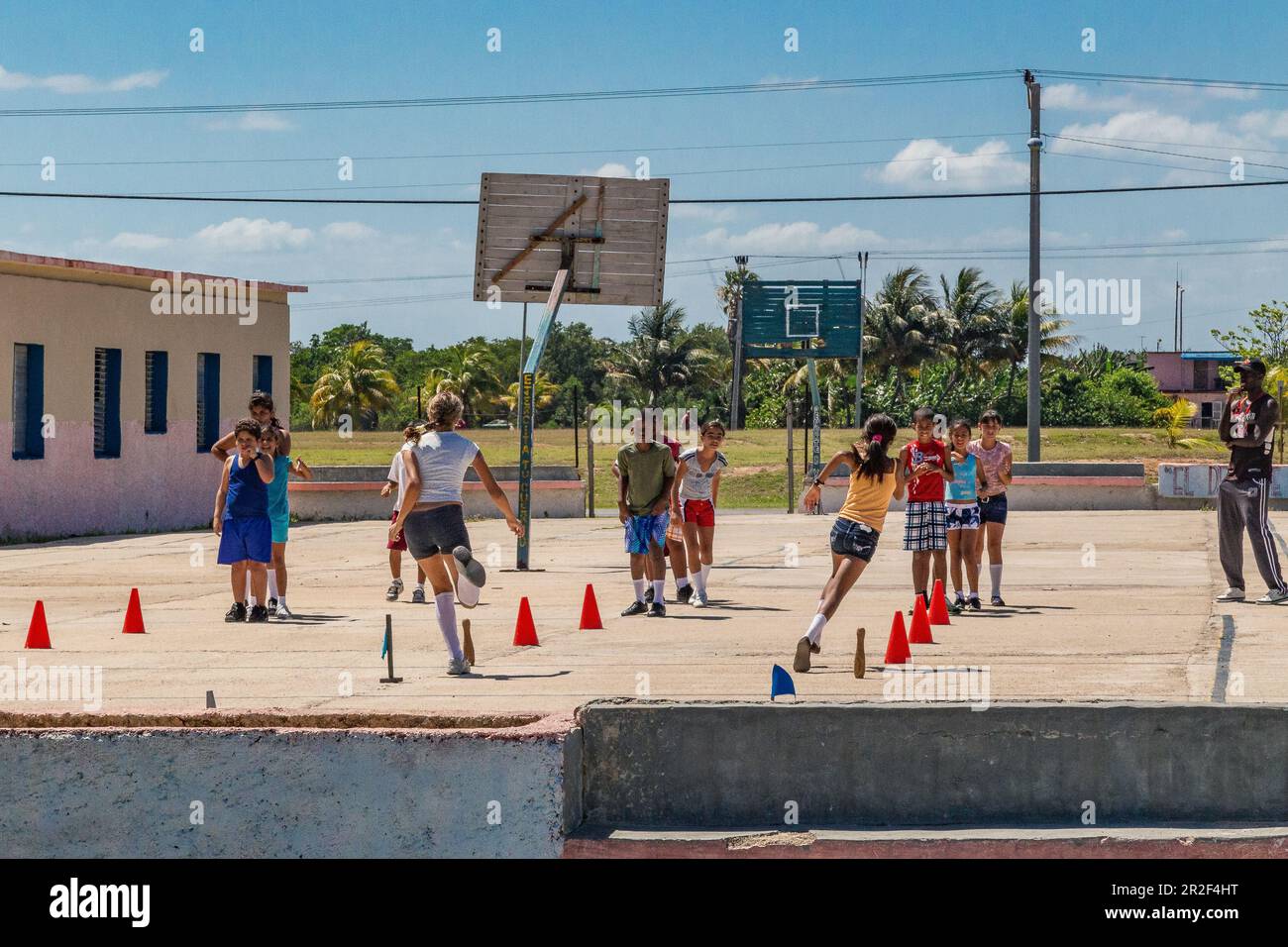 Girls sports lessons hi-res stock photography and images - Alamy