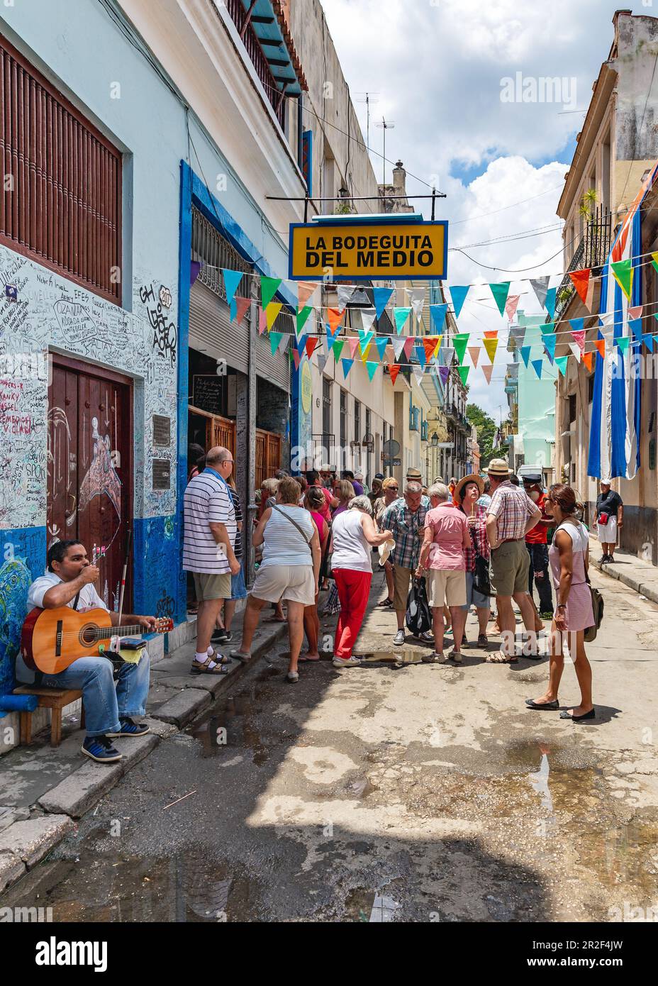 Entrance to La Bodeguita, Havana, Cuba Stock Photo - Alamy