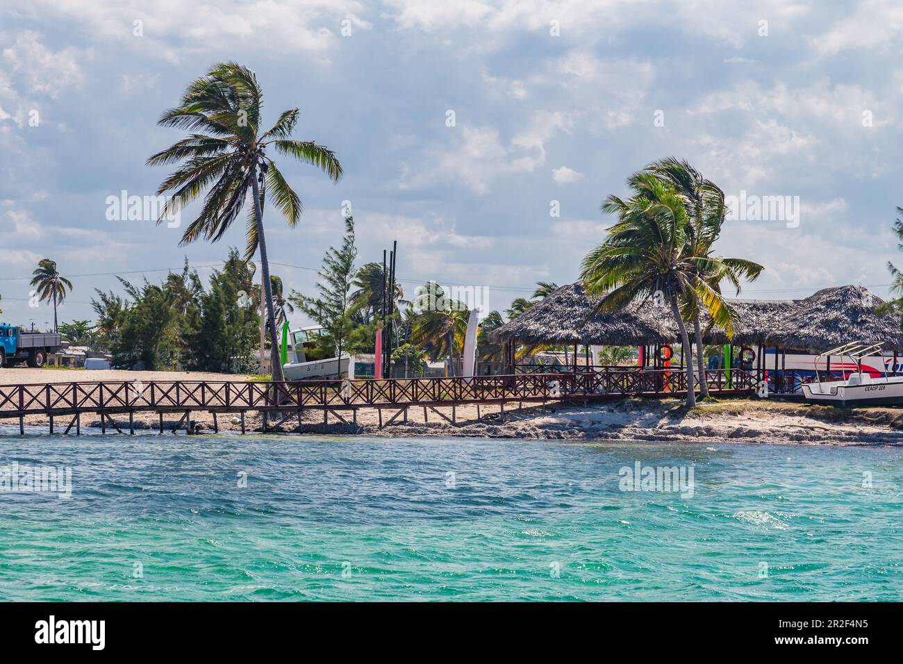 Cuba small boat hi-res stock photography and images - Alamy
