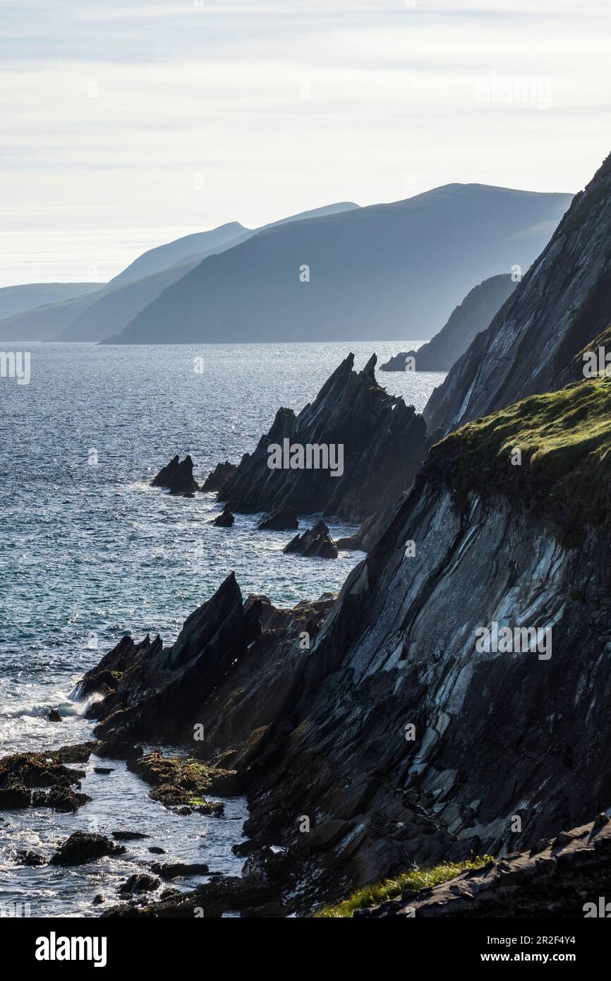 Coumeenoole Bay on the Dingle Peninsula, County Kerry, Ireland Stock ...