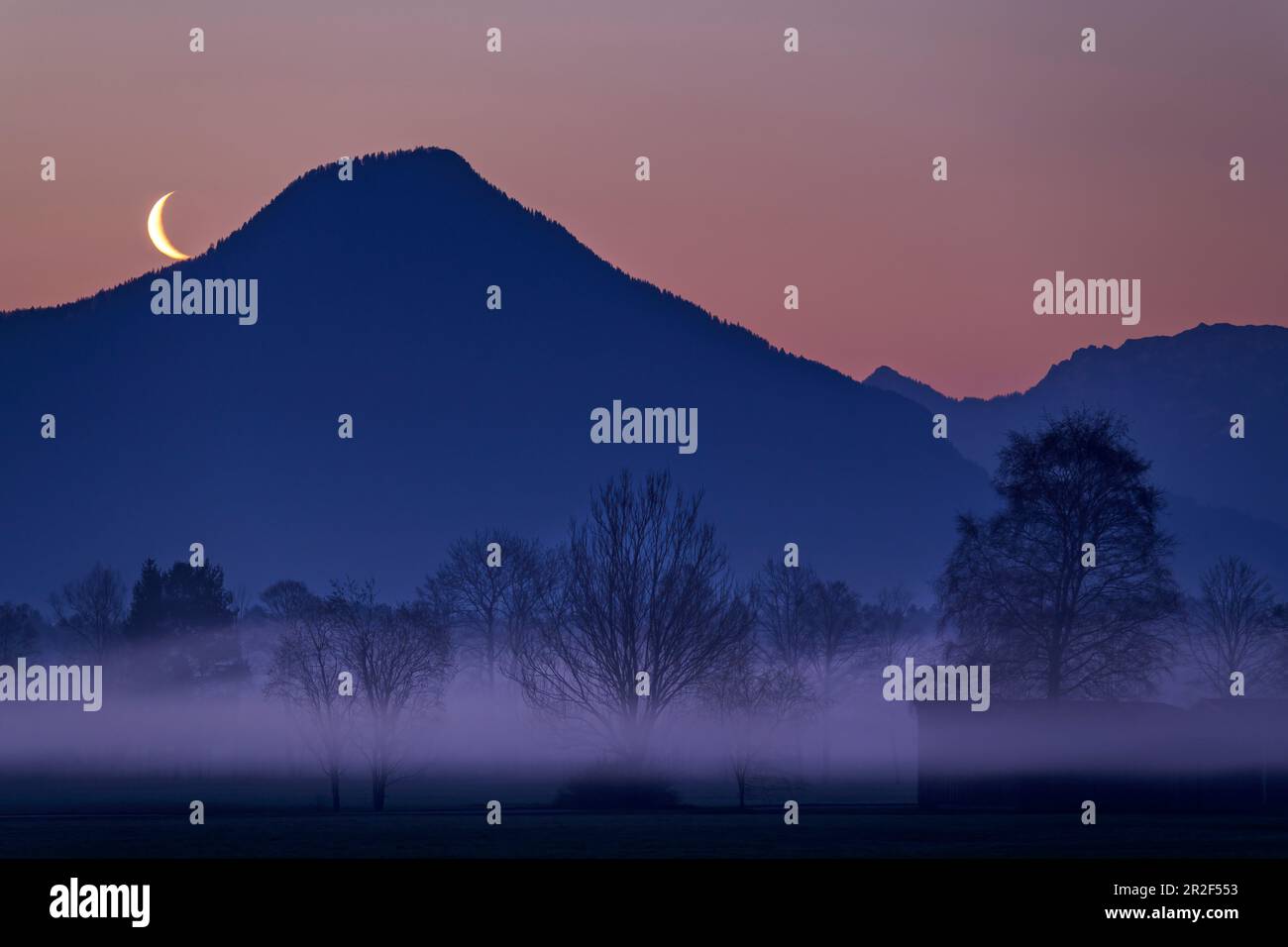 Crescent moon over sea hi-res stock photography and images - Alamy