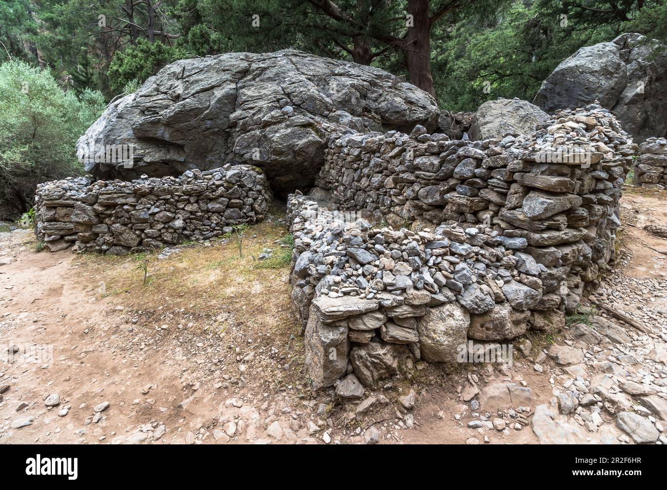 Stone tomb on Samaria Gorge hike, West Crete, Greece Stock Photo - Alamy