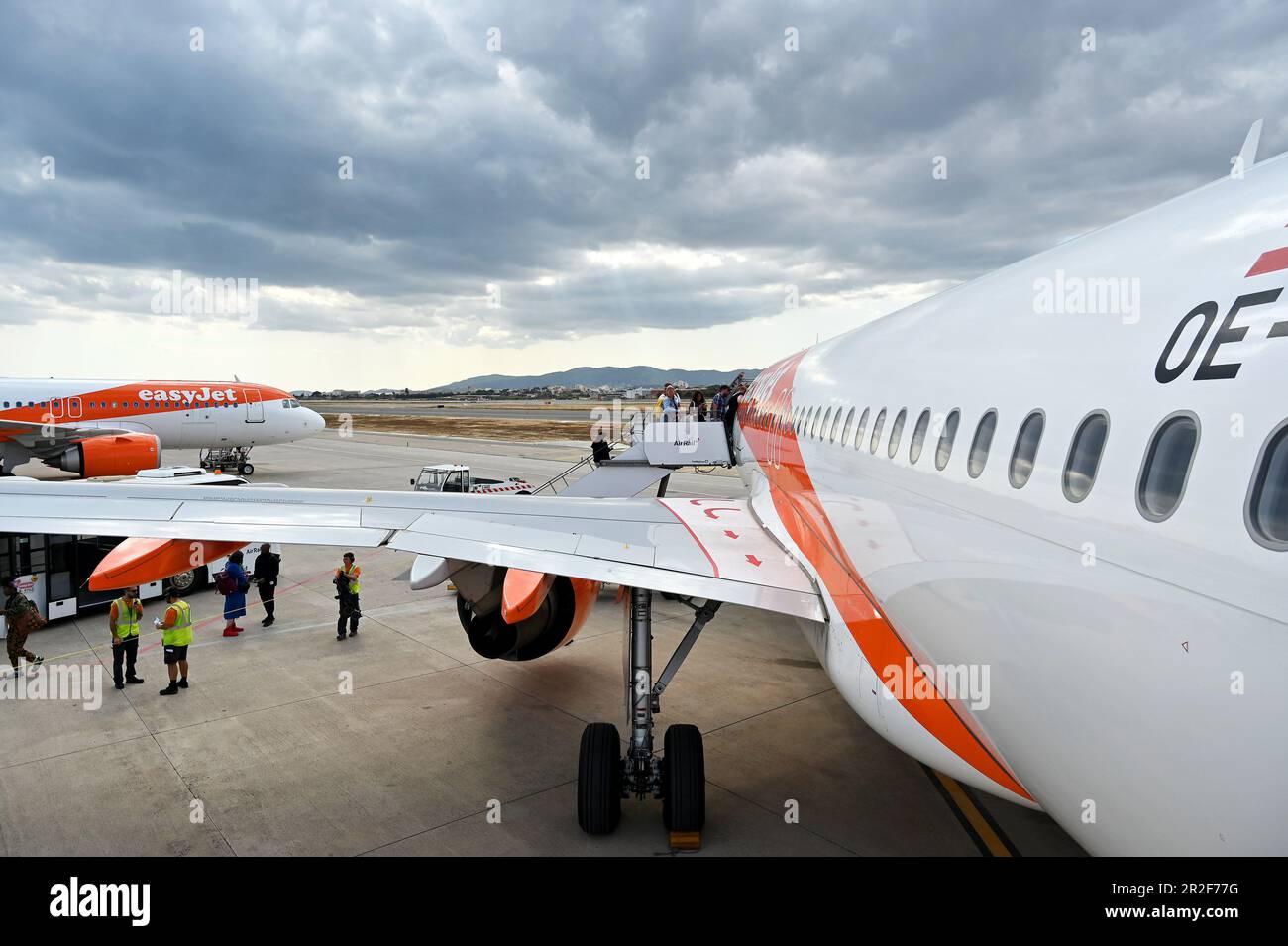 Easyjet planes 2023 hi-res stock photography and images - Alamy