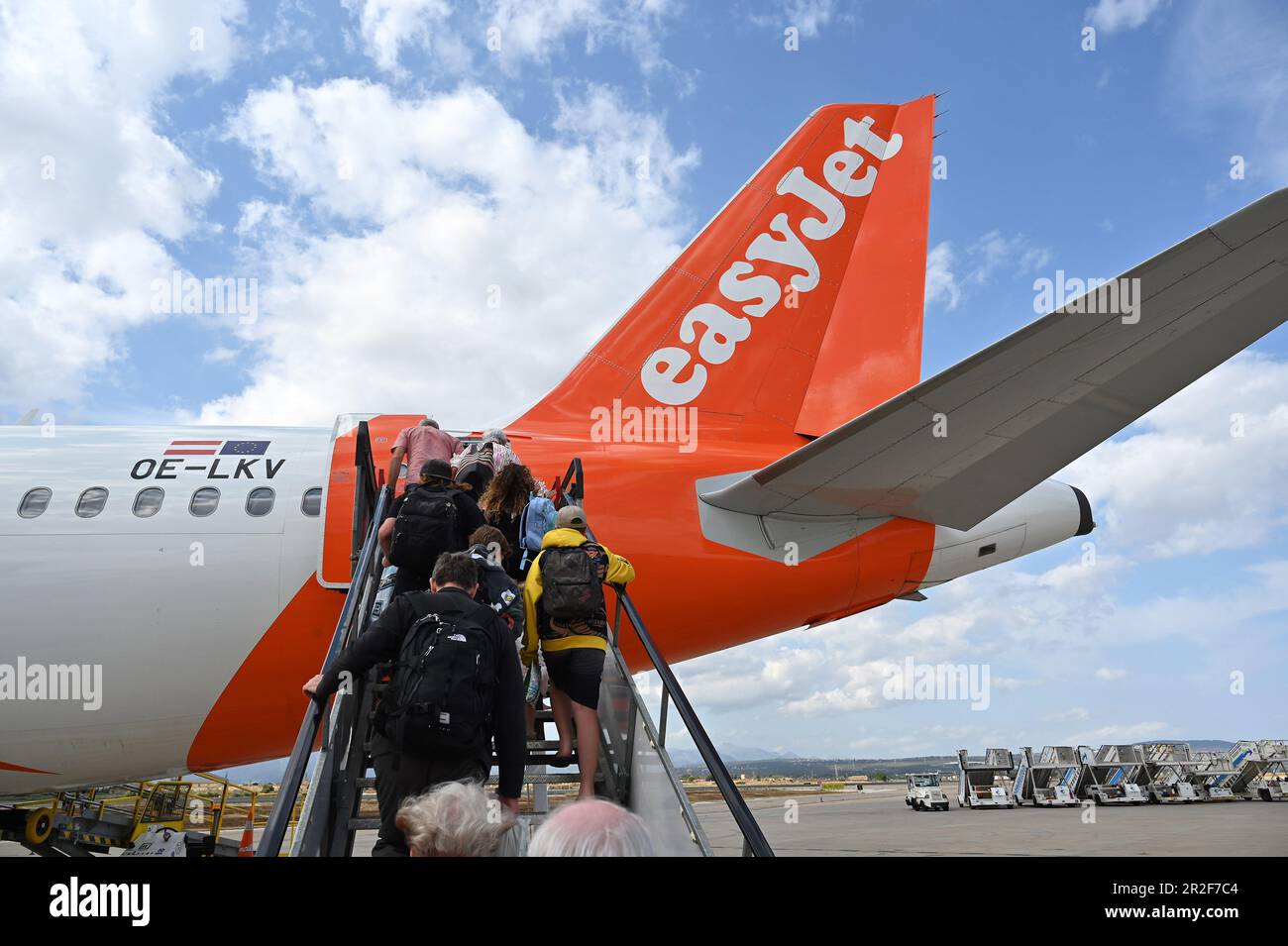 Easyjet airbus plane 2023 hi-res stock photography and images - Alamy