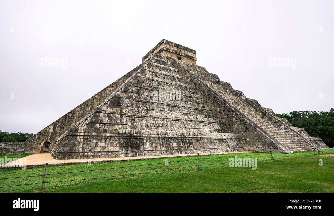 Pyramid of Kukulcan - Largest Mayan temple on the site of "Chichen Itza ...