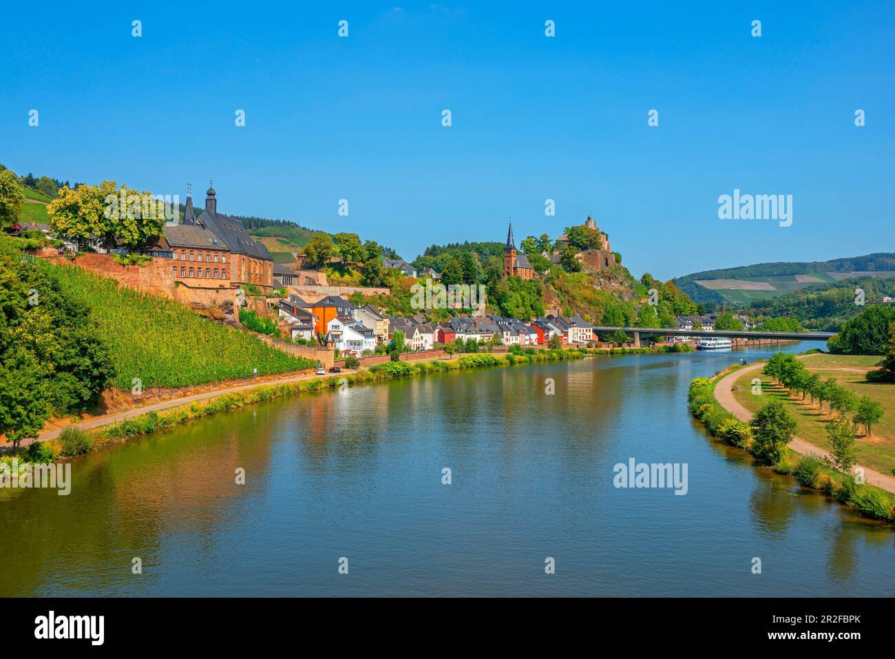 View of Saarburg with Saar, castle and excursion boat, Rhineland ...