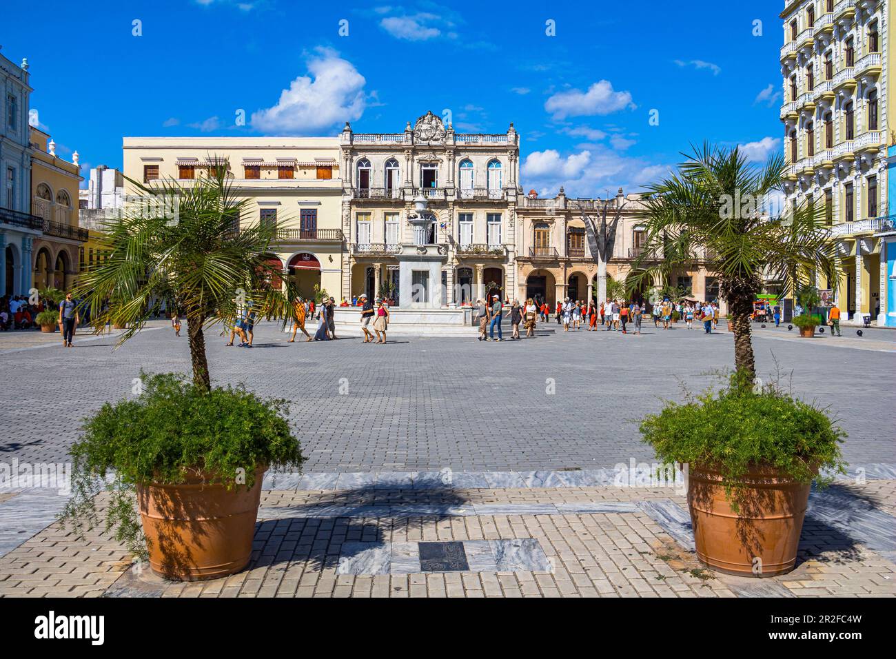 "Plaza Vieja" - square with colorful Cuban house facades in colonial ...