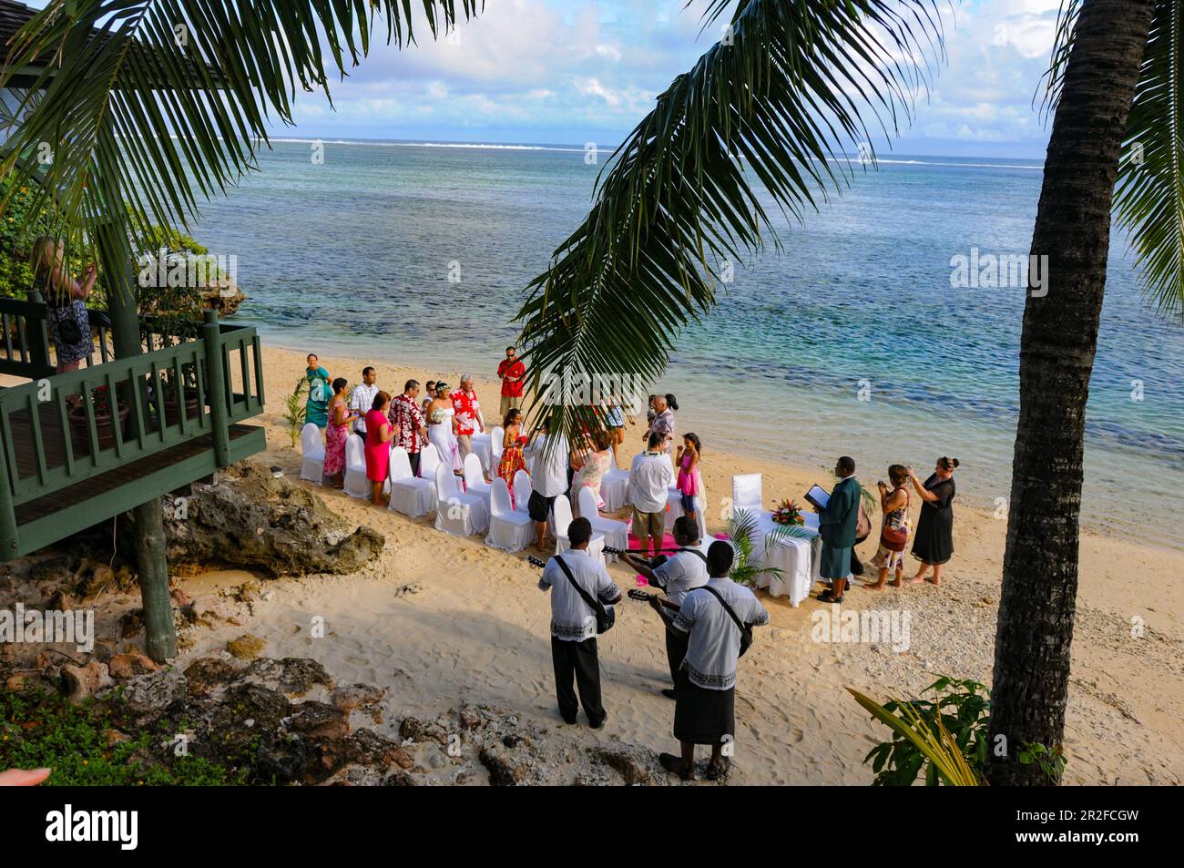 Wedding ceremony overlooking the Pacific Ocean on Savusavu Beach, Fiji ...