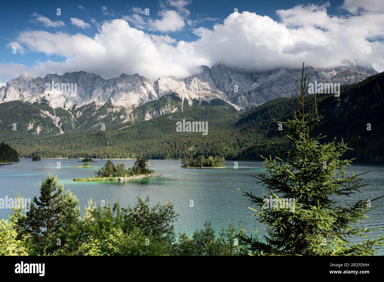 View of the Eibsee and the Zugspitze massif, Grainau, Upper Bavaria ...