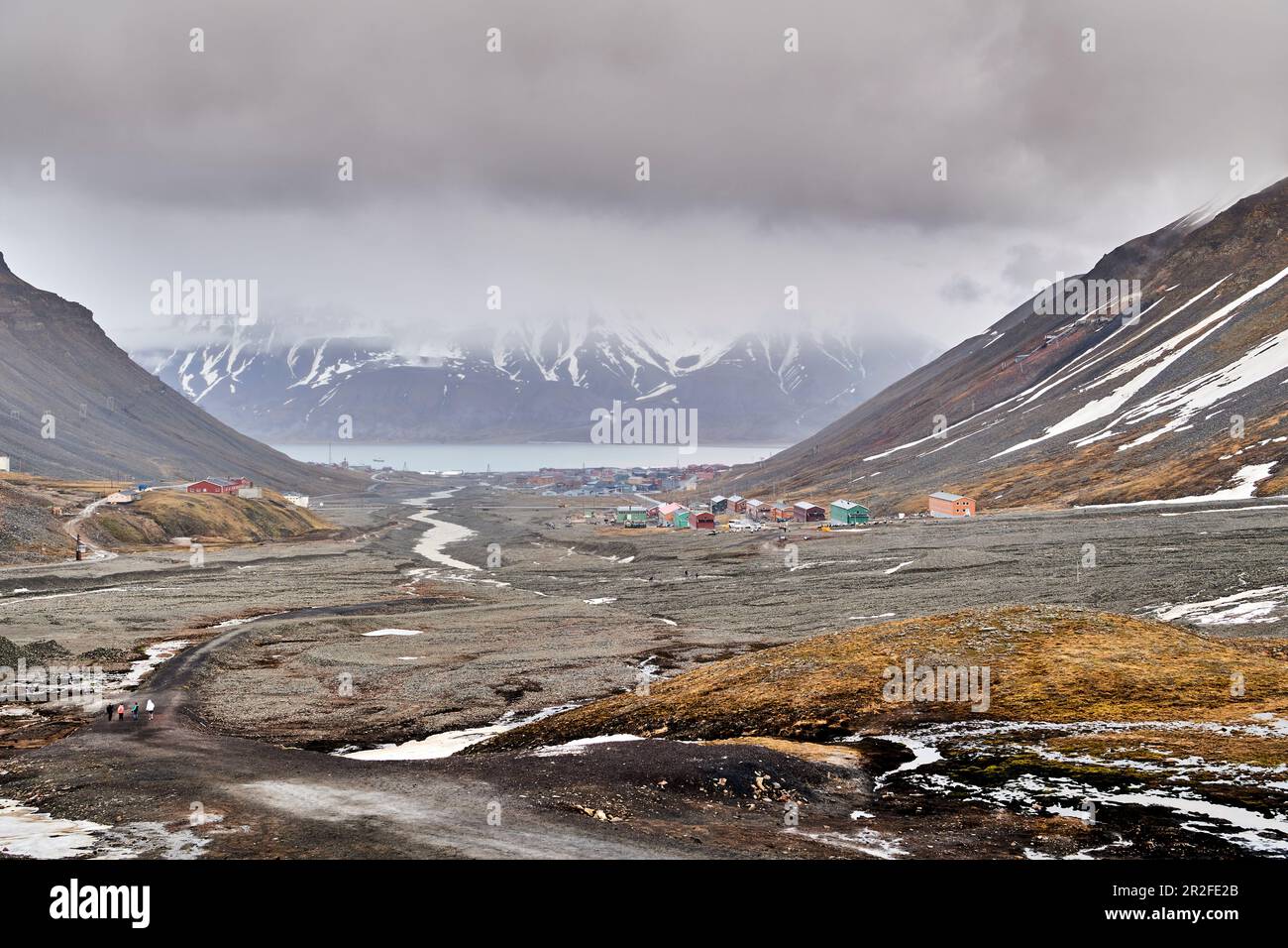 Buildings in longyearbyen svalbard summer hi-res stock photography and images - Alamy
