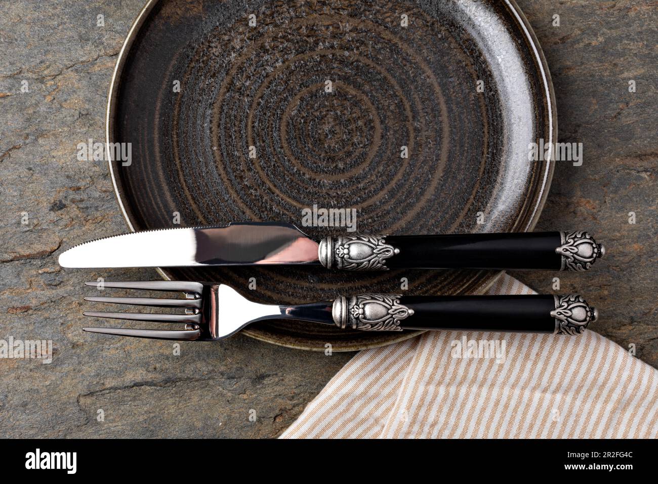 Table setting plate knife hi-res stock photography and images - Alamy
