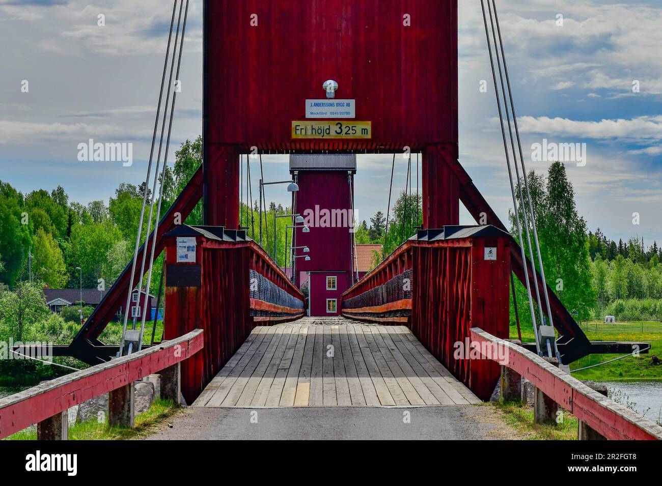 Construction wooden bridges hi-res stock photography and images - Alamy