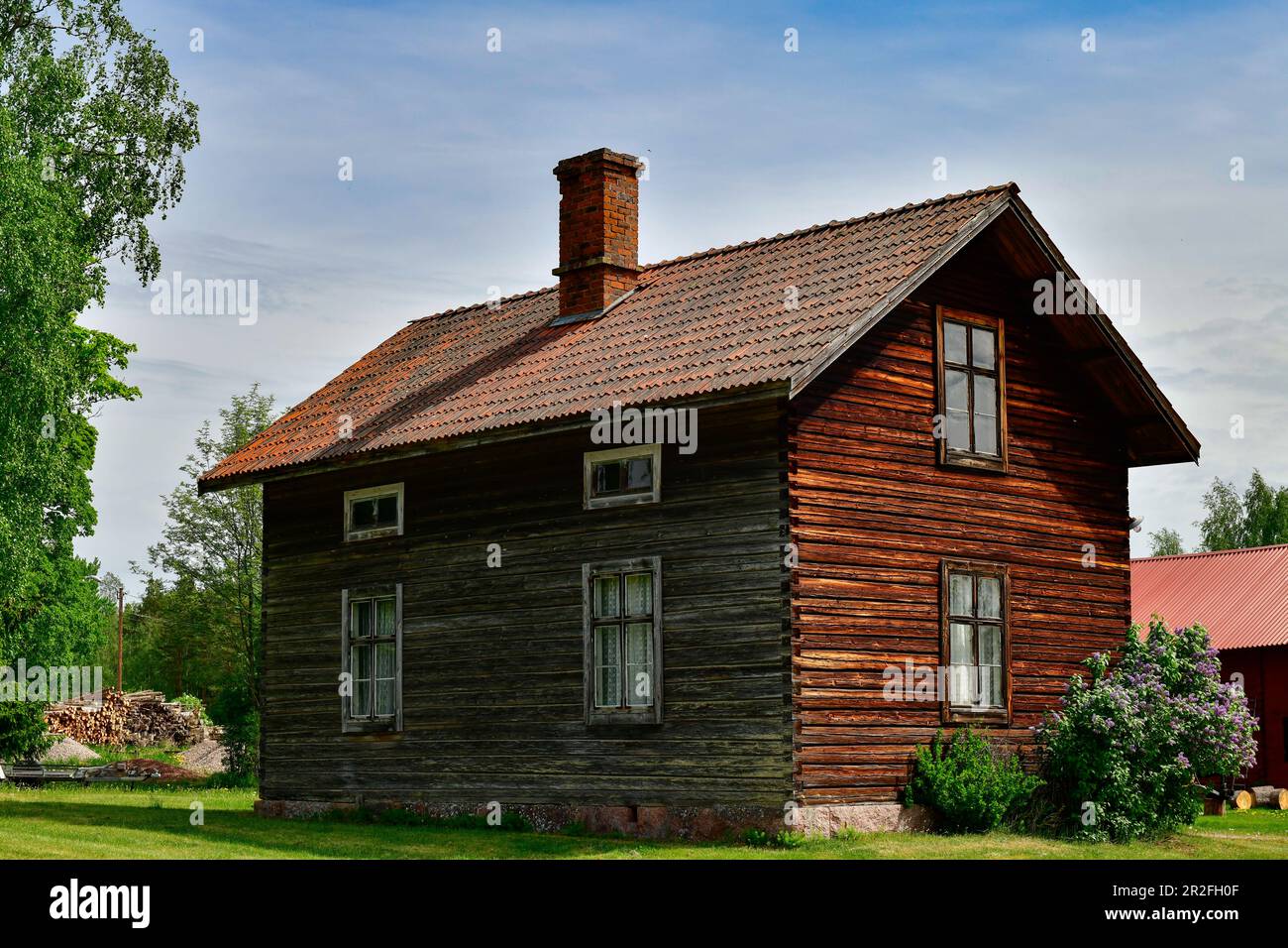 Ancient, traditionally built wooden house near Sollerön on Lake Siljan ...