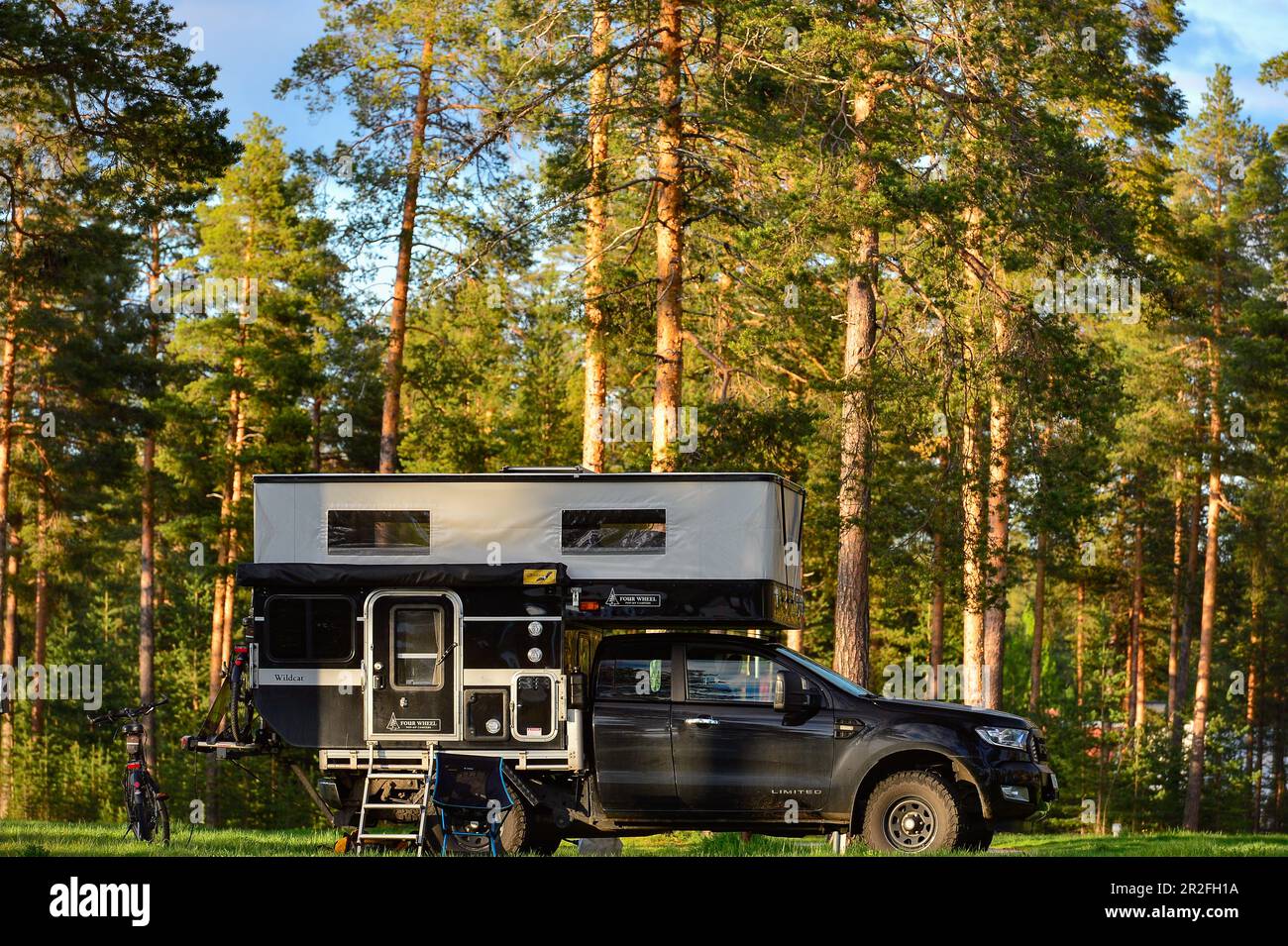 Wildcat pop-up camper with Ford Ranger on a campsite in Lycksele ...