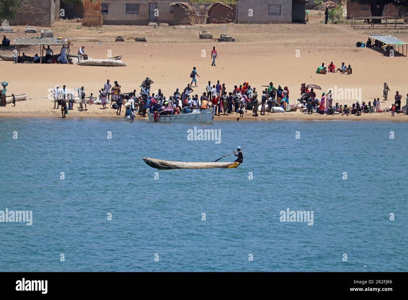 Malawi; Northern Region; Malawi lake; Usisya harbor; fisherman with ...
