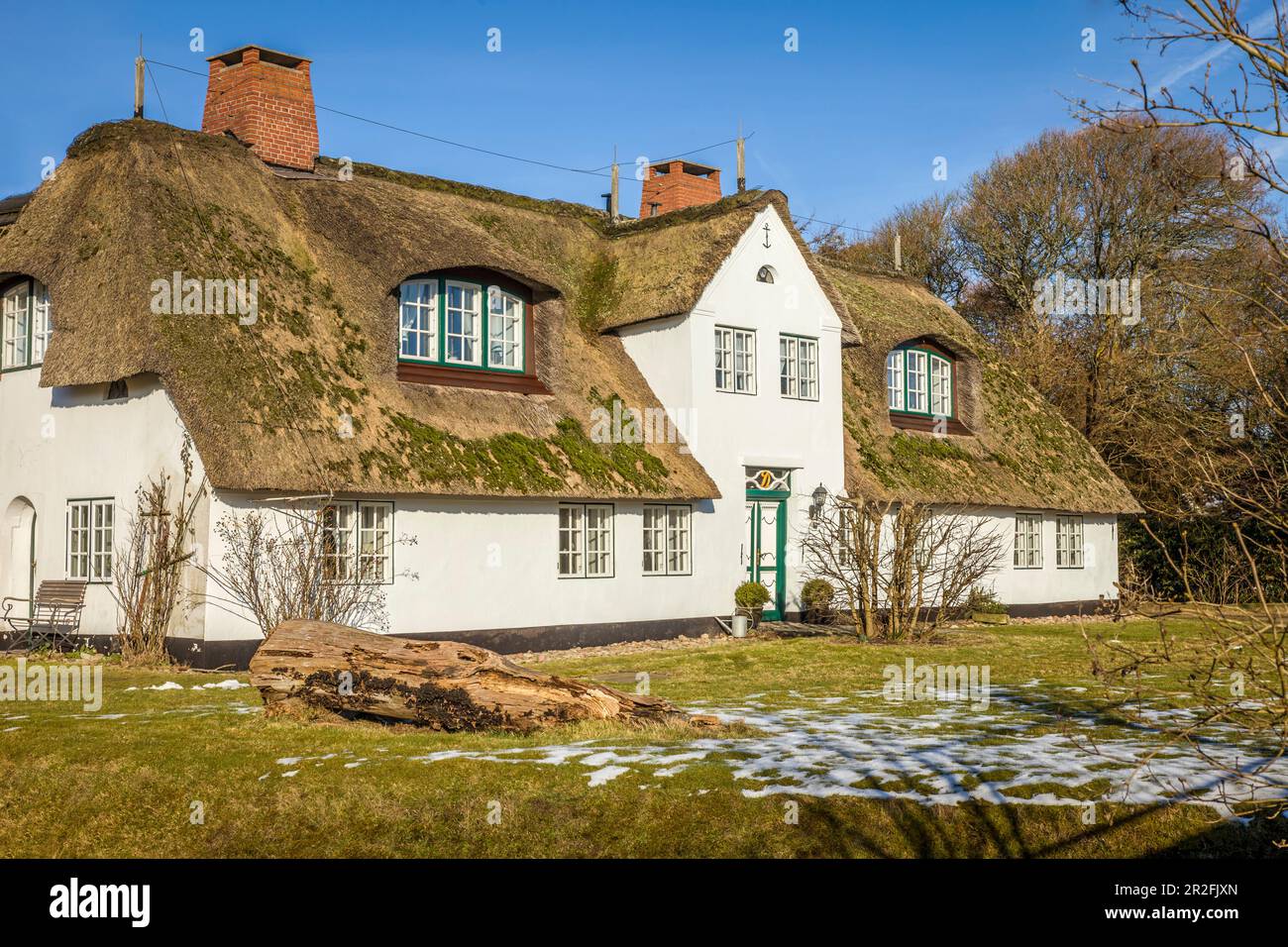 Historic thatched roof house in Keitum, Sylt, Schleswig-Holstein ...