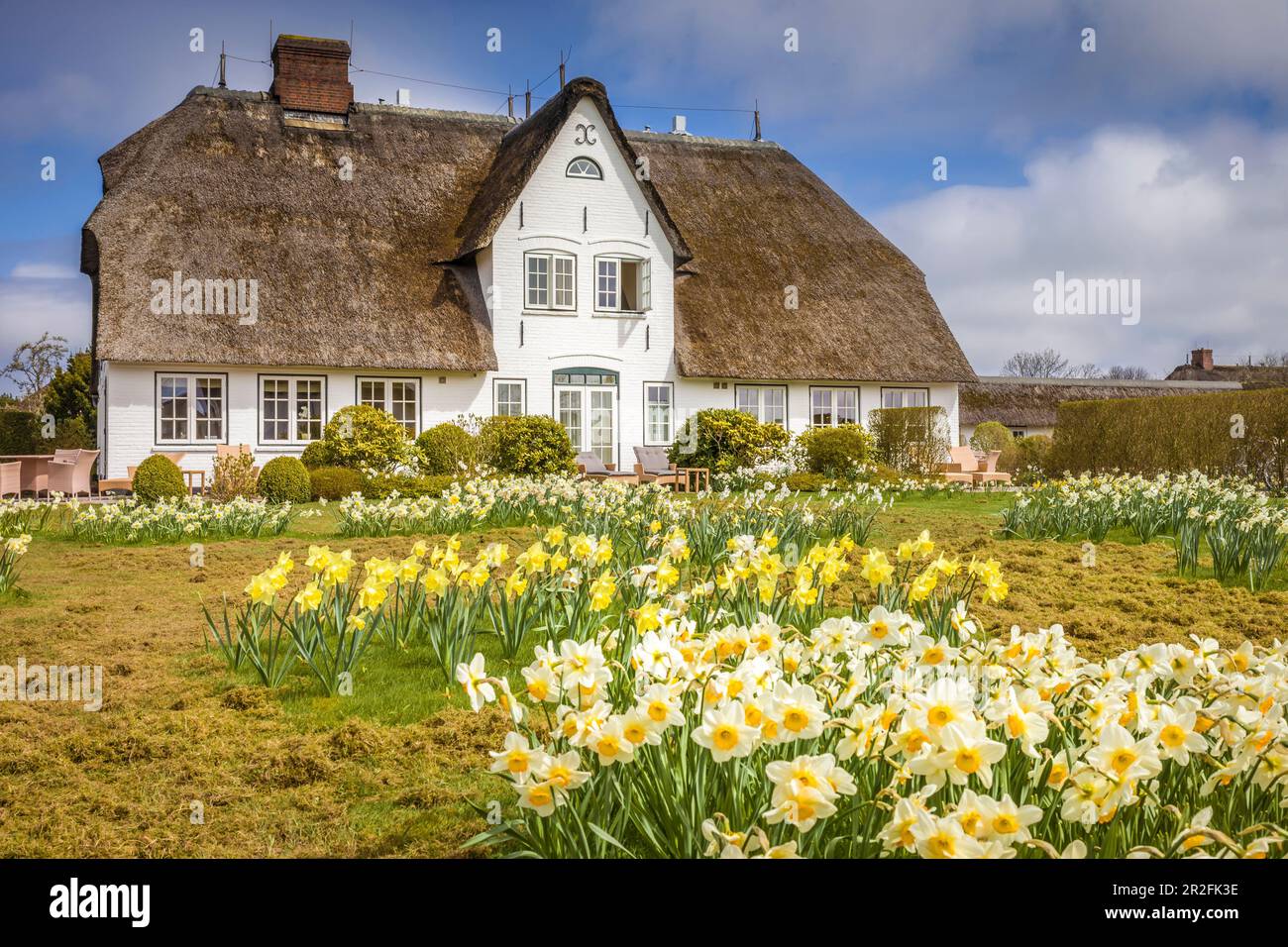 Historic thatched roof house in keitum hi-res stock photography and ...