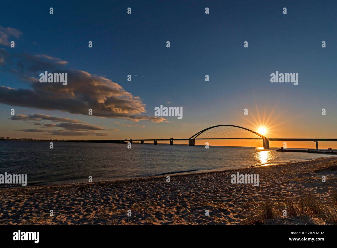 Sunset behind the Fehmarnsund Bridge, Belt, StrandOstsee, Fehmarn ...