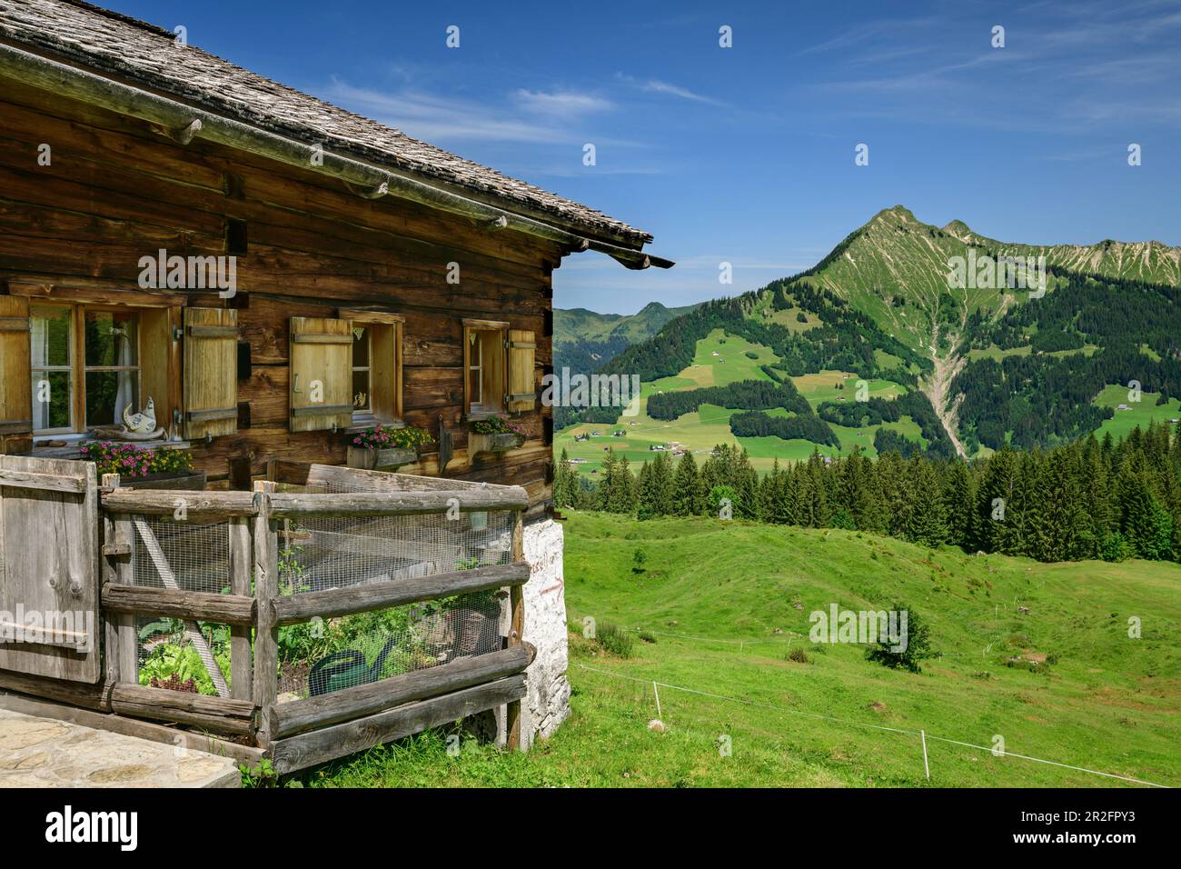 Alpine building hi-res stock photography and images - Alamy
