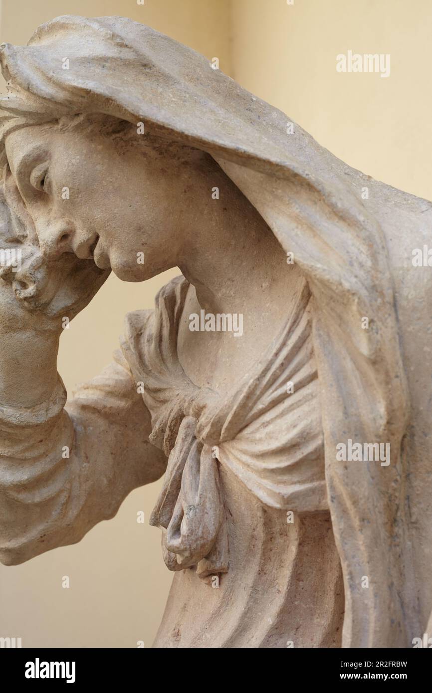 Weeping woman hi-res stock photography and images - Alamy