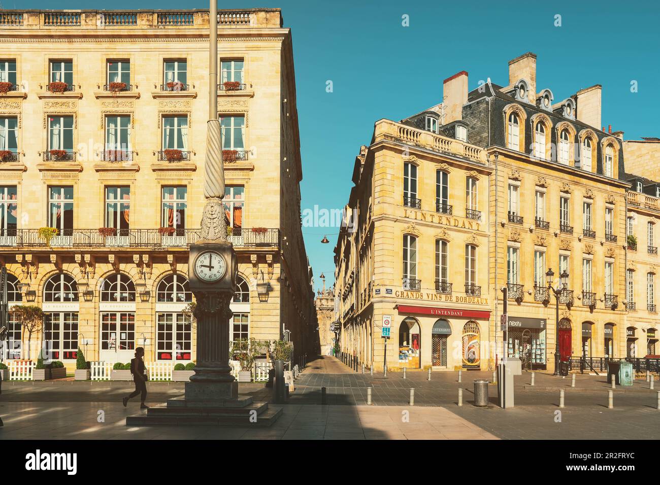 Bordeaux, France - June 10, 2020: Street view of old city in bordeaux ...