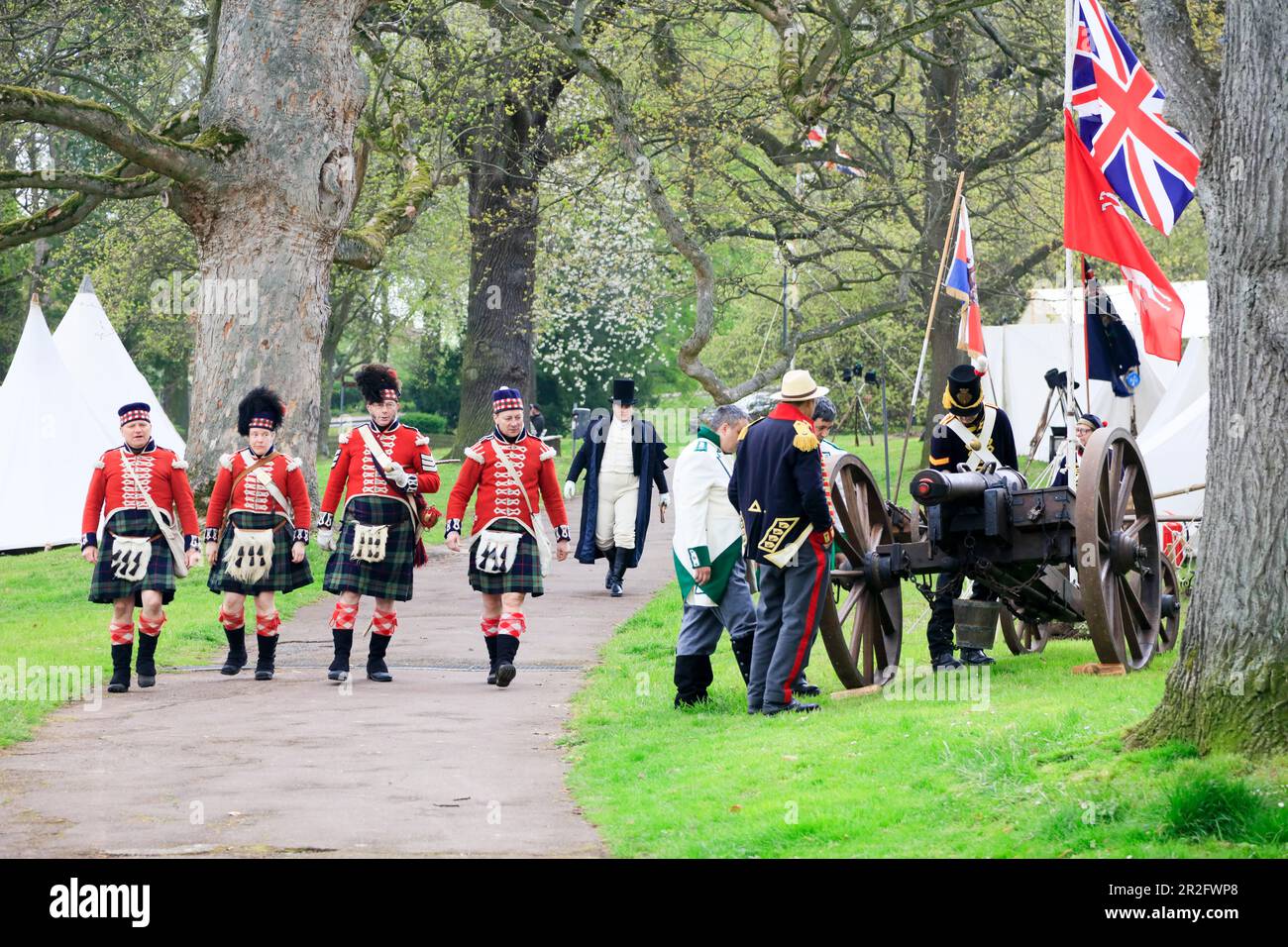 Soldiers with cannon, Lustike Festtage, re-enactment of a historical ...