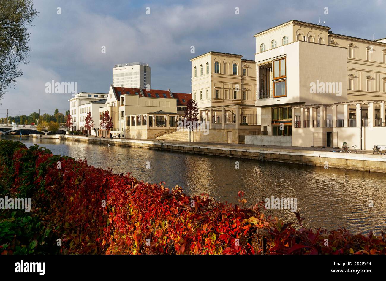 Friendship Island, Alte Fahrt der Havel, Adolf-Miethe-Ufer, Palais ...