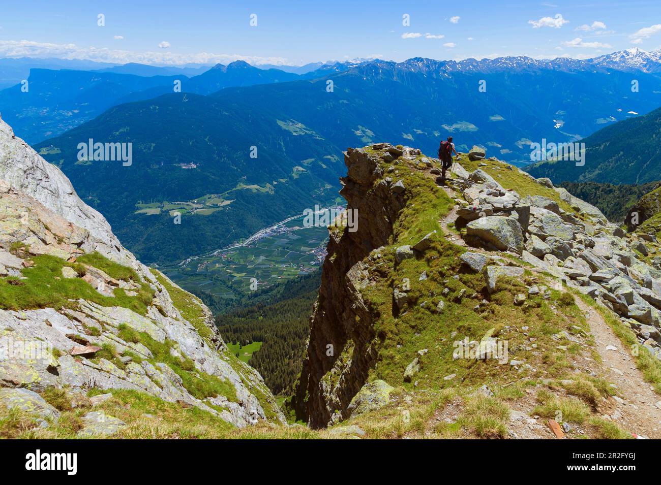 Mountain hiking in the South Tyrolean Texel Group Nature Park, descent ...