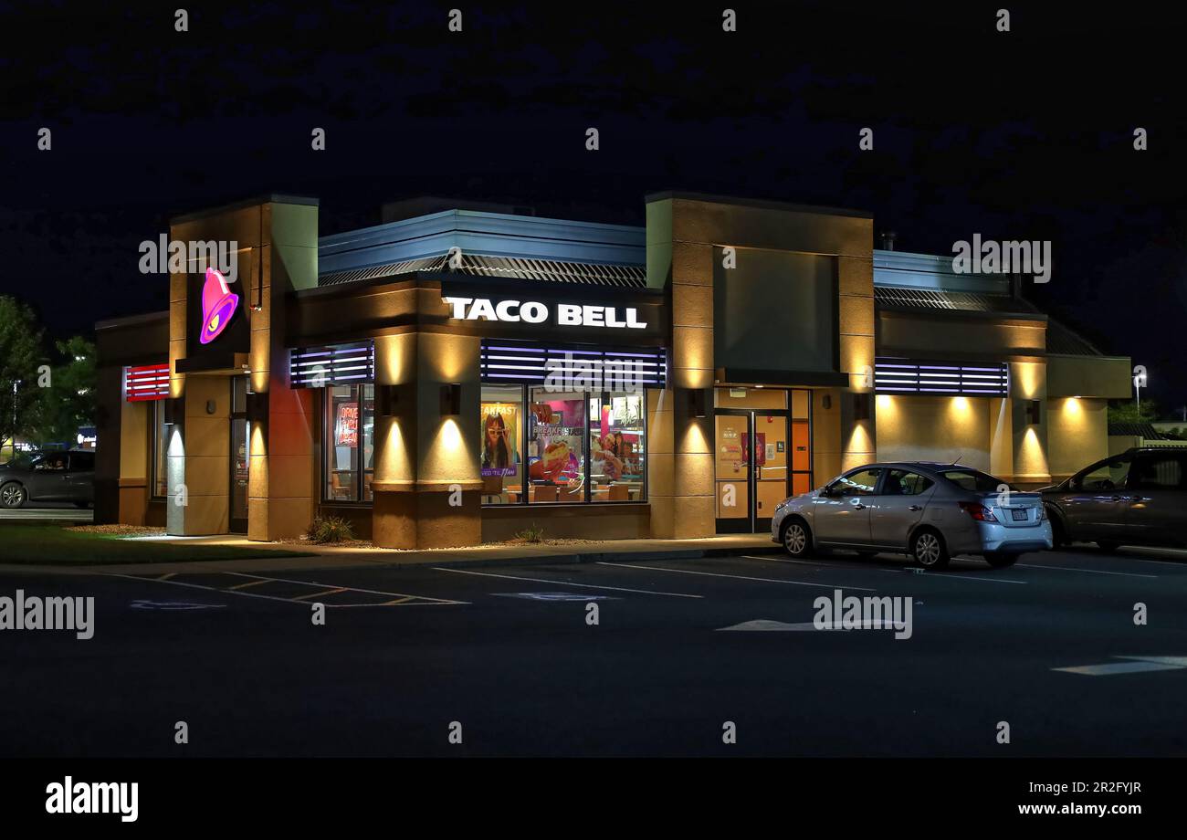 Taco Bell Building Night